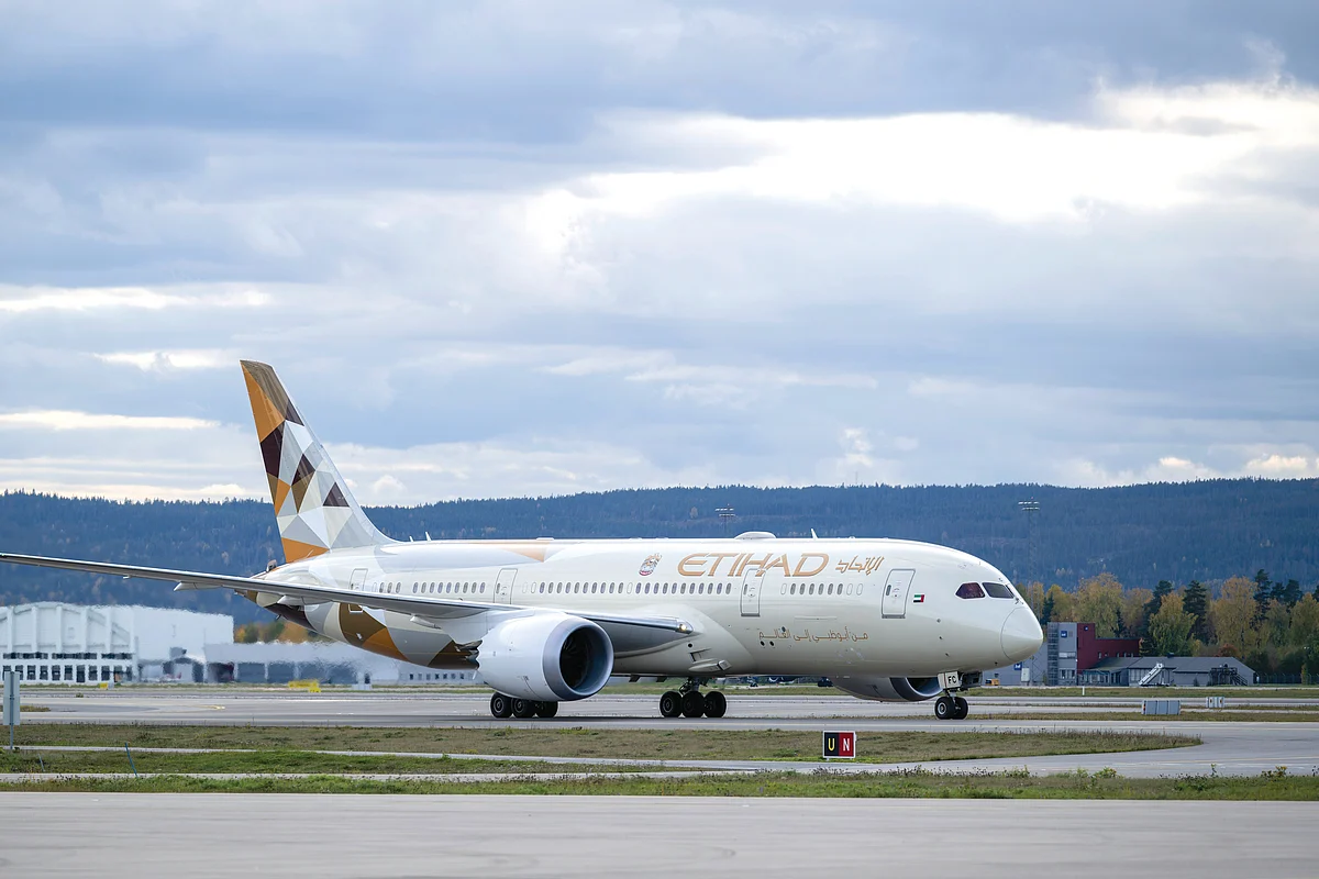 Jobs in UAE: Etihad Airways set to hire 12,000 employees in 5 years ...