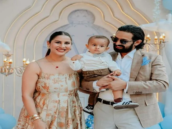 "Say HELLO!": Vikrant Massey shares first pic of son Vardaan on his ...