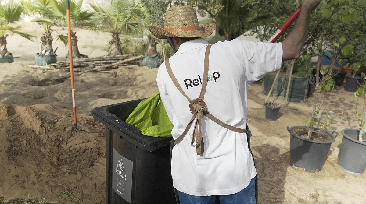 UAE: Throwing away food? This app helps recycle waste without leaving ...