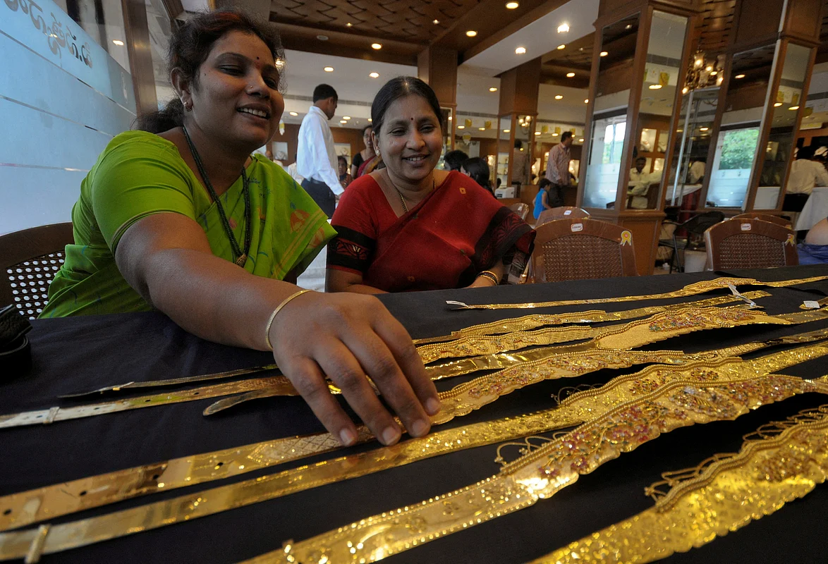 India’s $2.4 trillion gold stash outshines global central banks ...