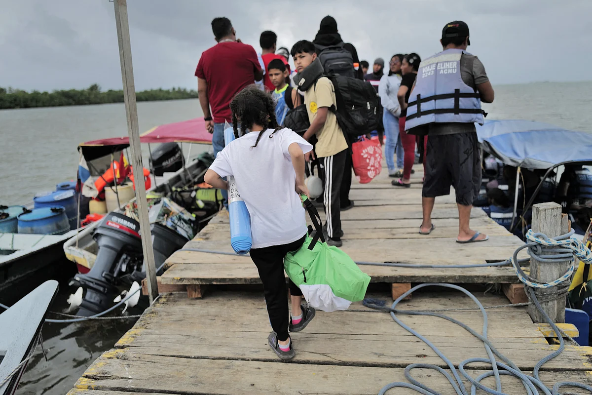 Girl dies as boat with migrants blocked from US sinks off Panama ...