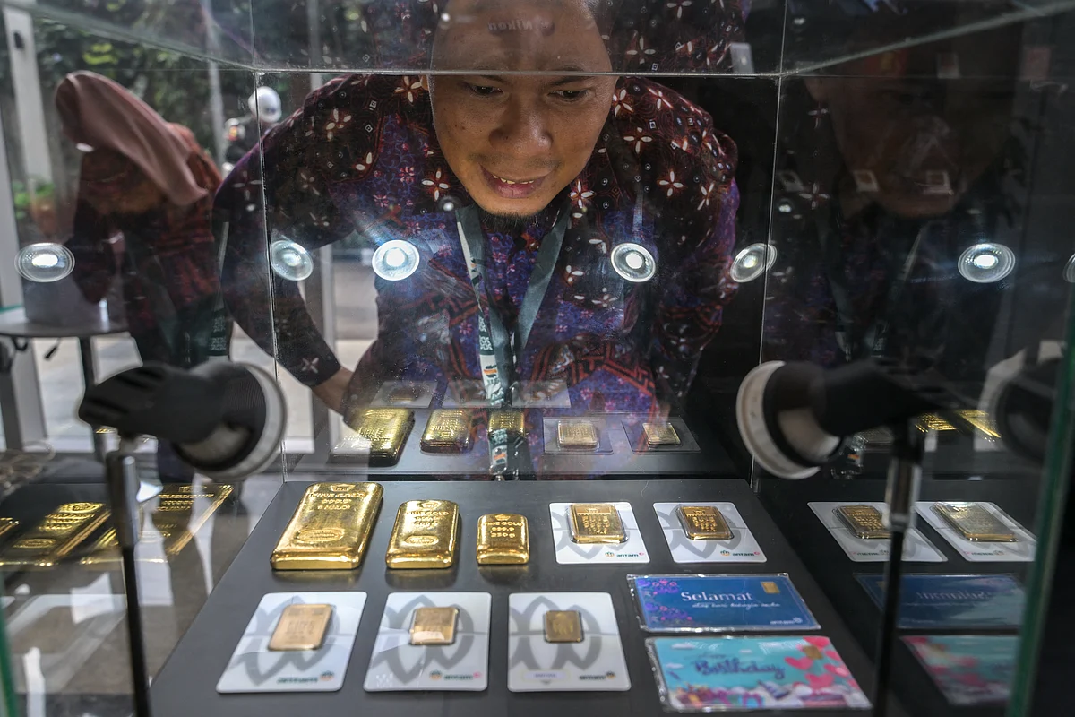 Is gold entering the final blow-off phase after a record run? | Khaleej ...