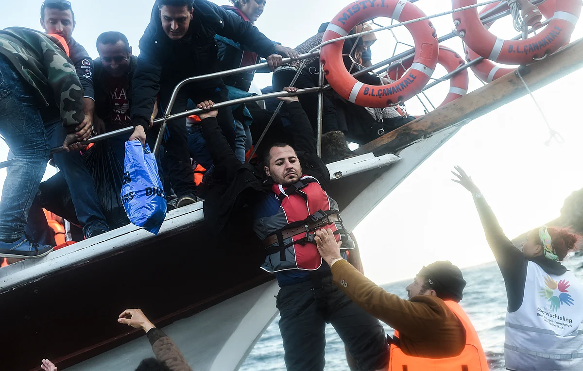 Turkey to Construct First Border Wall with Greece to Curb Migrant ...