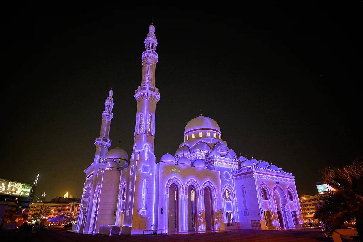 Look: 4 iconic Dubai mosques feature breathtaking light displays this ...