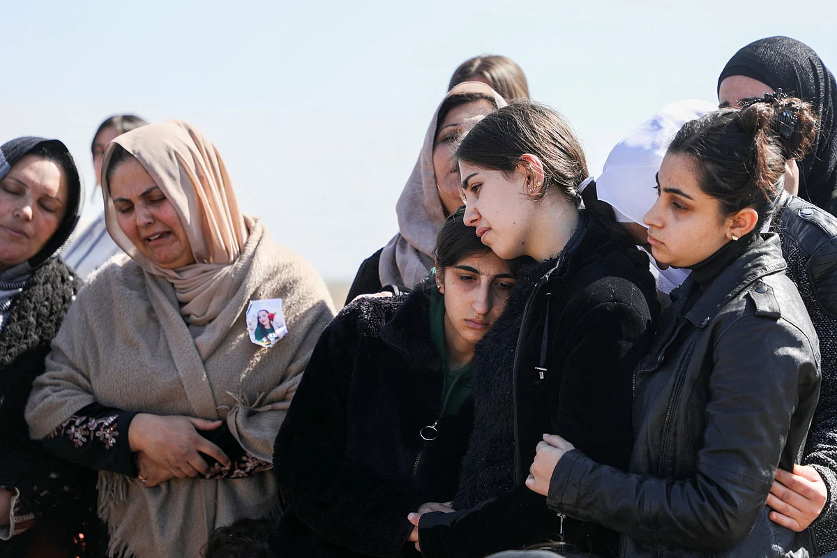 Terrified Alawites Flee Syria's Fiercest Violence: 'Roads Full of ...