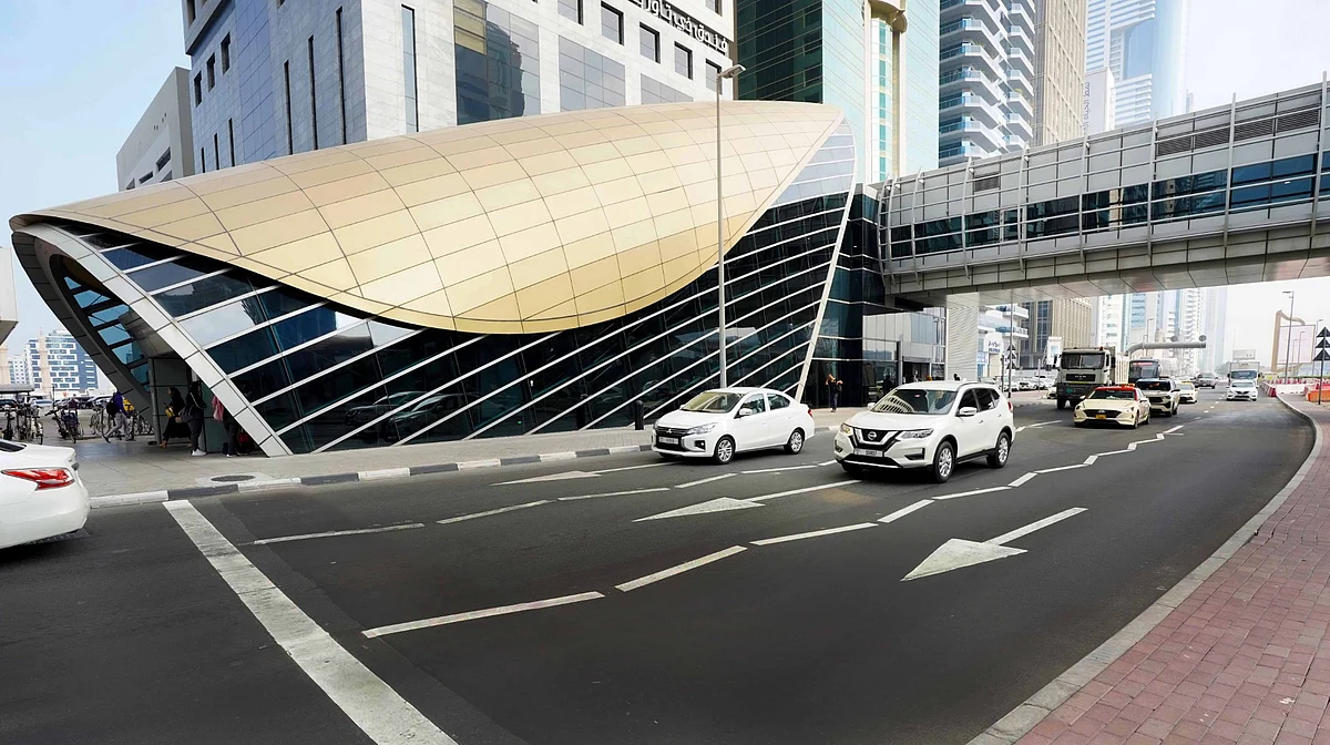 Dubai: New lane on Sheikh Zayed Road cuts travel time from 5 minutes to ...