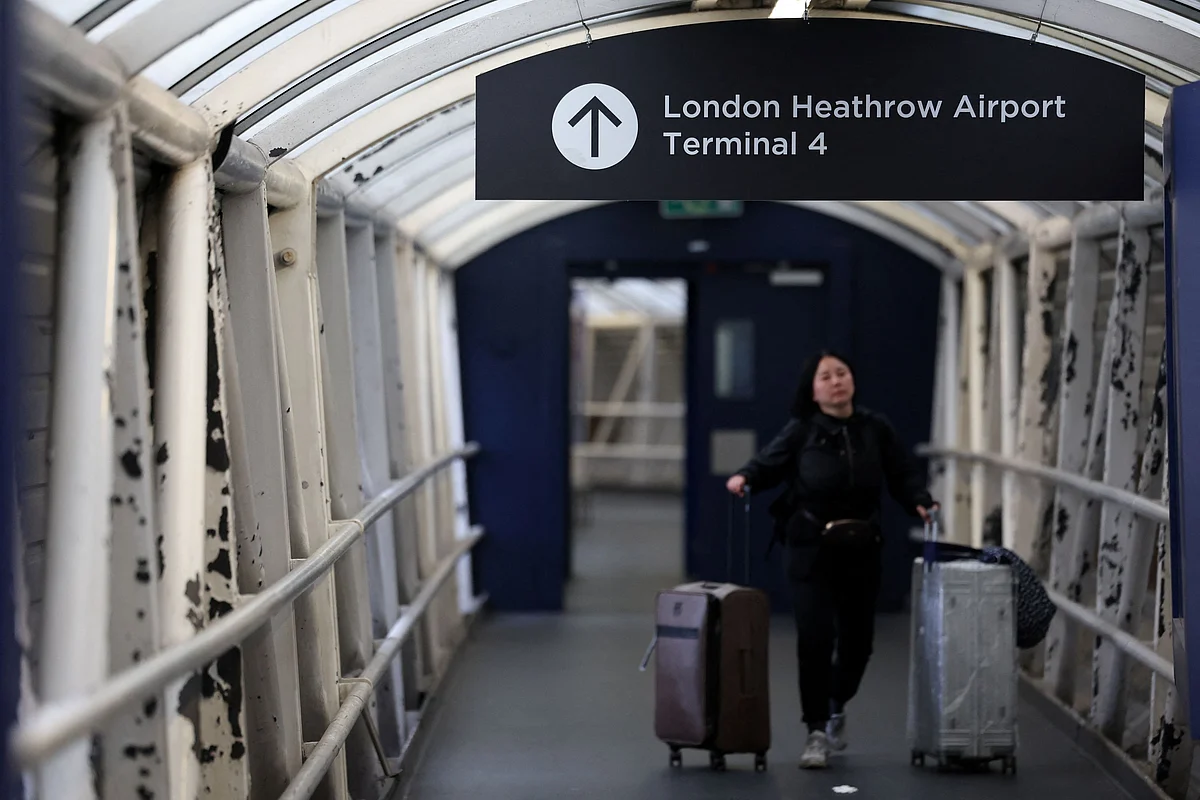 Heathrow Airport fully operational on Saturday after fire, power outage ...