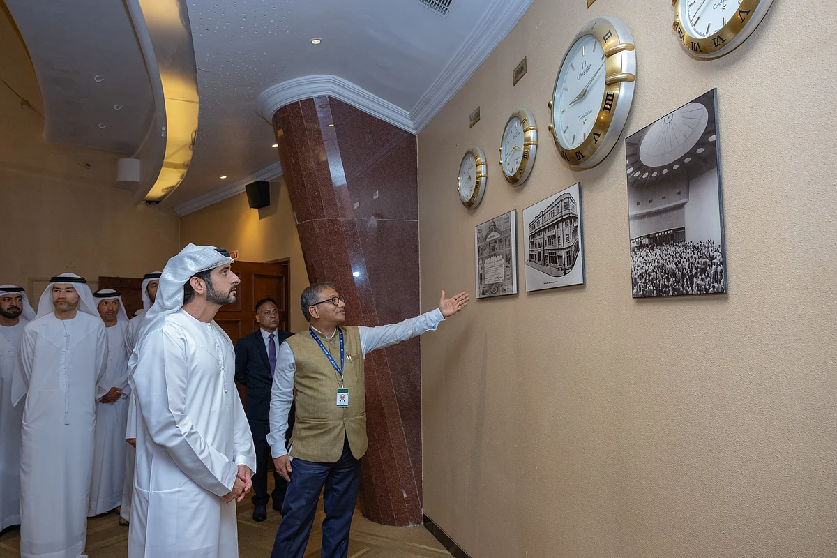 Watch: Sheikh Hamdan visits Bombay Stock Exchange, rings iconic opening ...