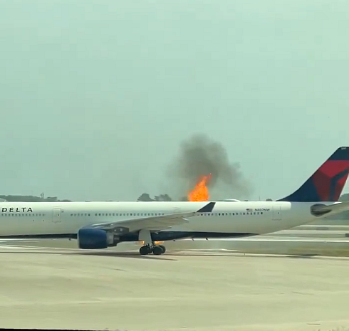 Video: US airplane engine catches fire, passengers forced to evacuate ...