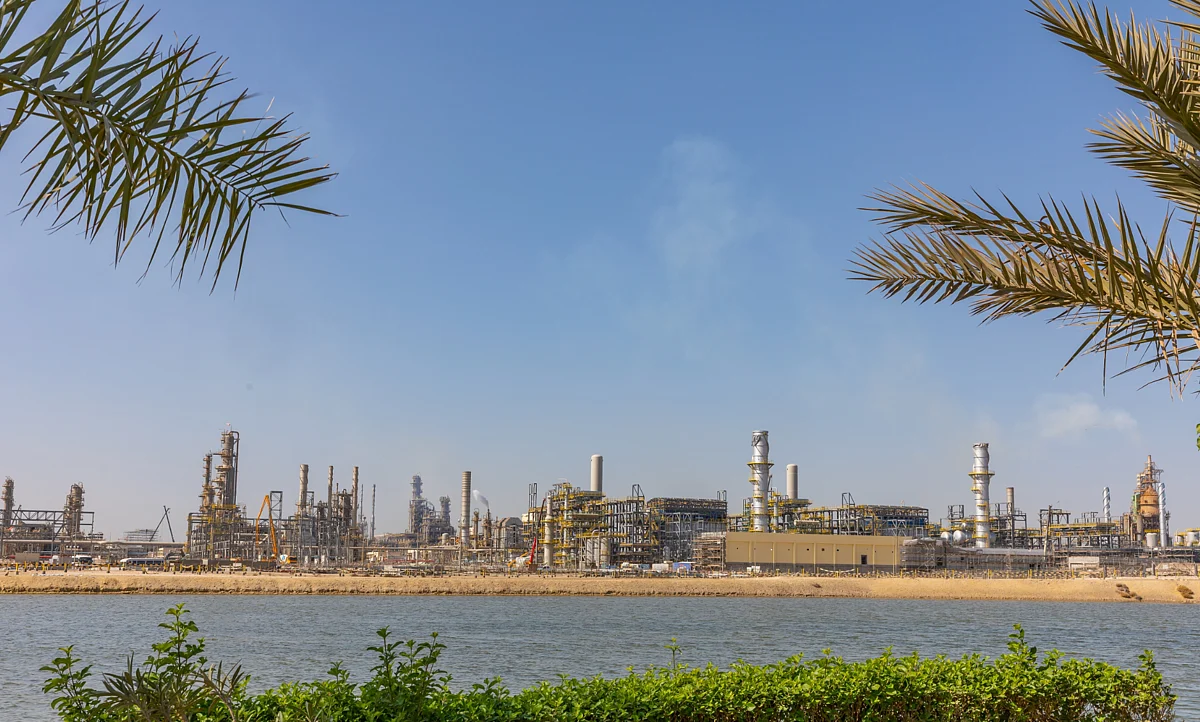 Bahrain: 2 dead after leak in safety valve at BAPCO refinery | Khaleej ...