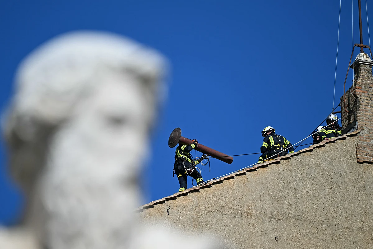 Look: Vatican installs chimney over Sistine Chapel ahead of conclave to ...