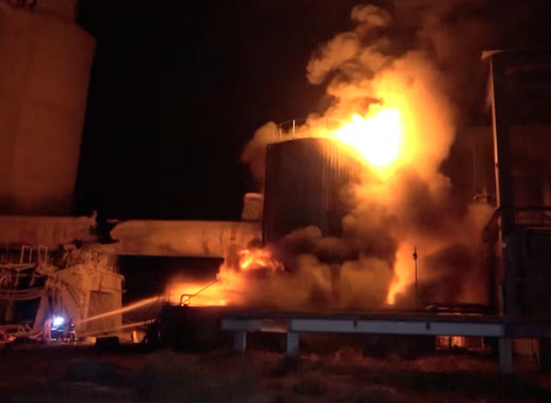 Israeli strikes target Yemen's Hodeidah; huge fire erupts in cement ...