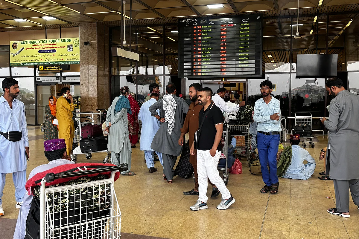 India, Pakistan flights: One-way ticket to UAE for Dh9,100 as expats ...