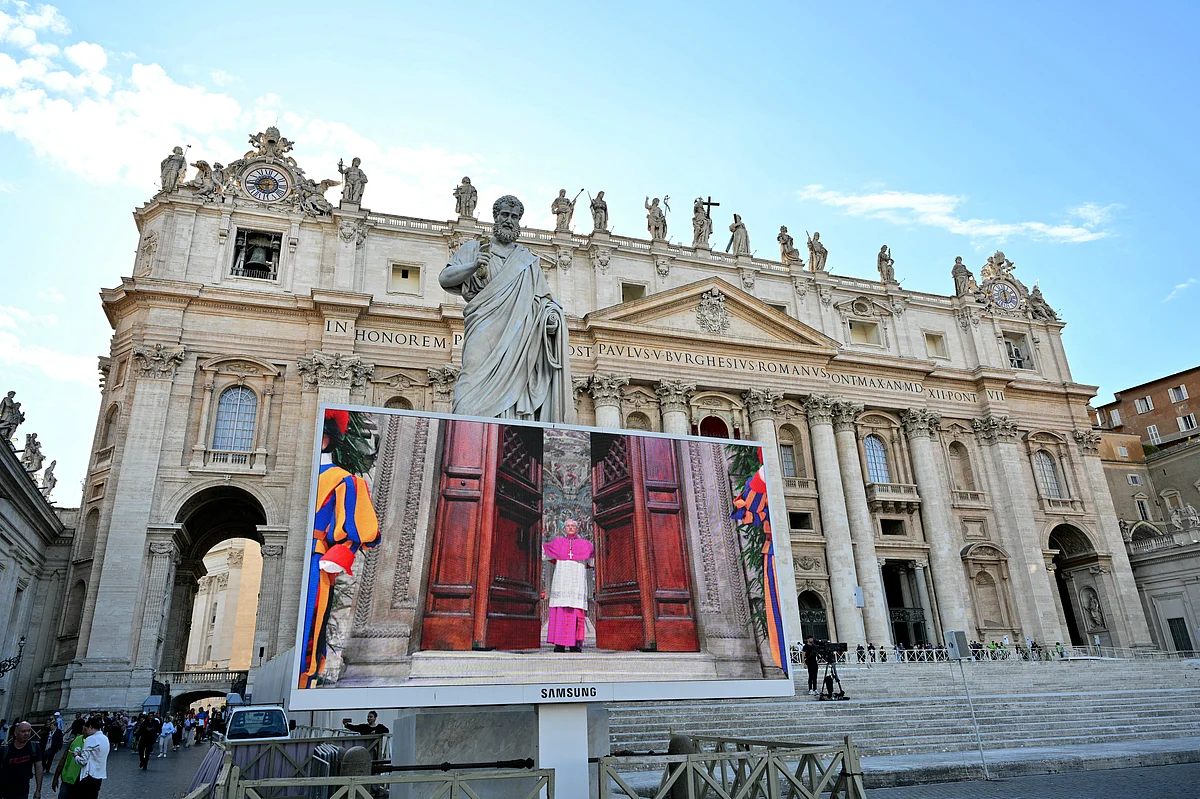 Electing new Pope: Doors of Sistine Chapel close, conclave starts | Khaleej Times