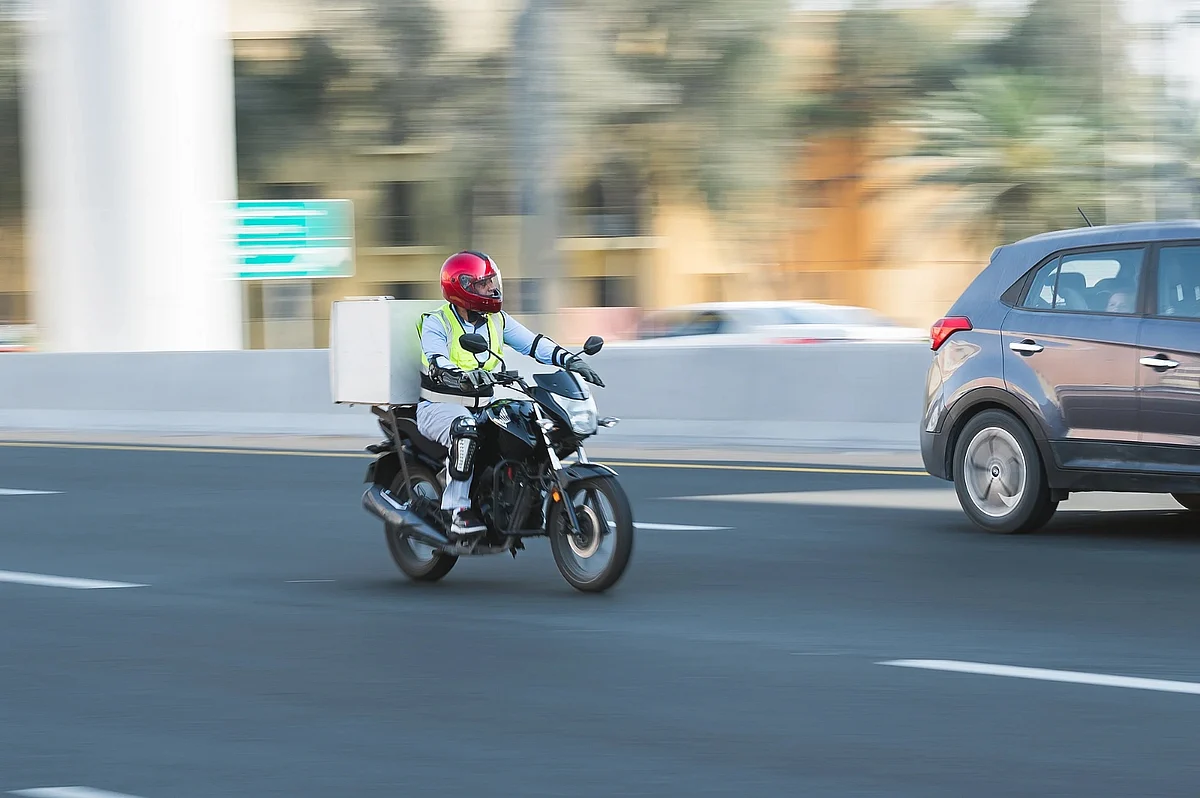 UAE: Delivery riders not allowed on fast lanes as Ajman announces ...