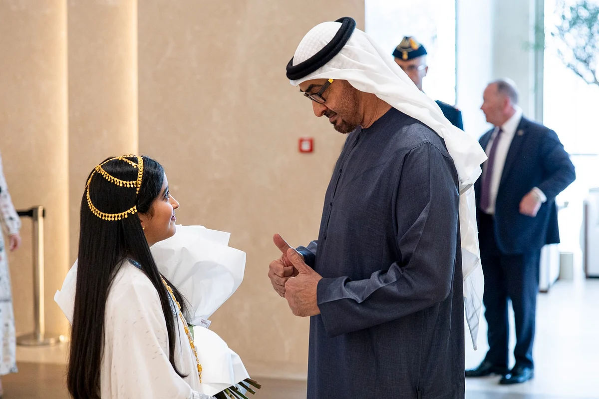 Watch: Emirati 'flower girl' invites UAE President to her home ...