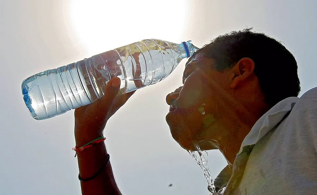 UAE summer: Prioritise hydration, wear light, breathable clothing, warn ...