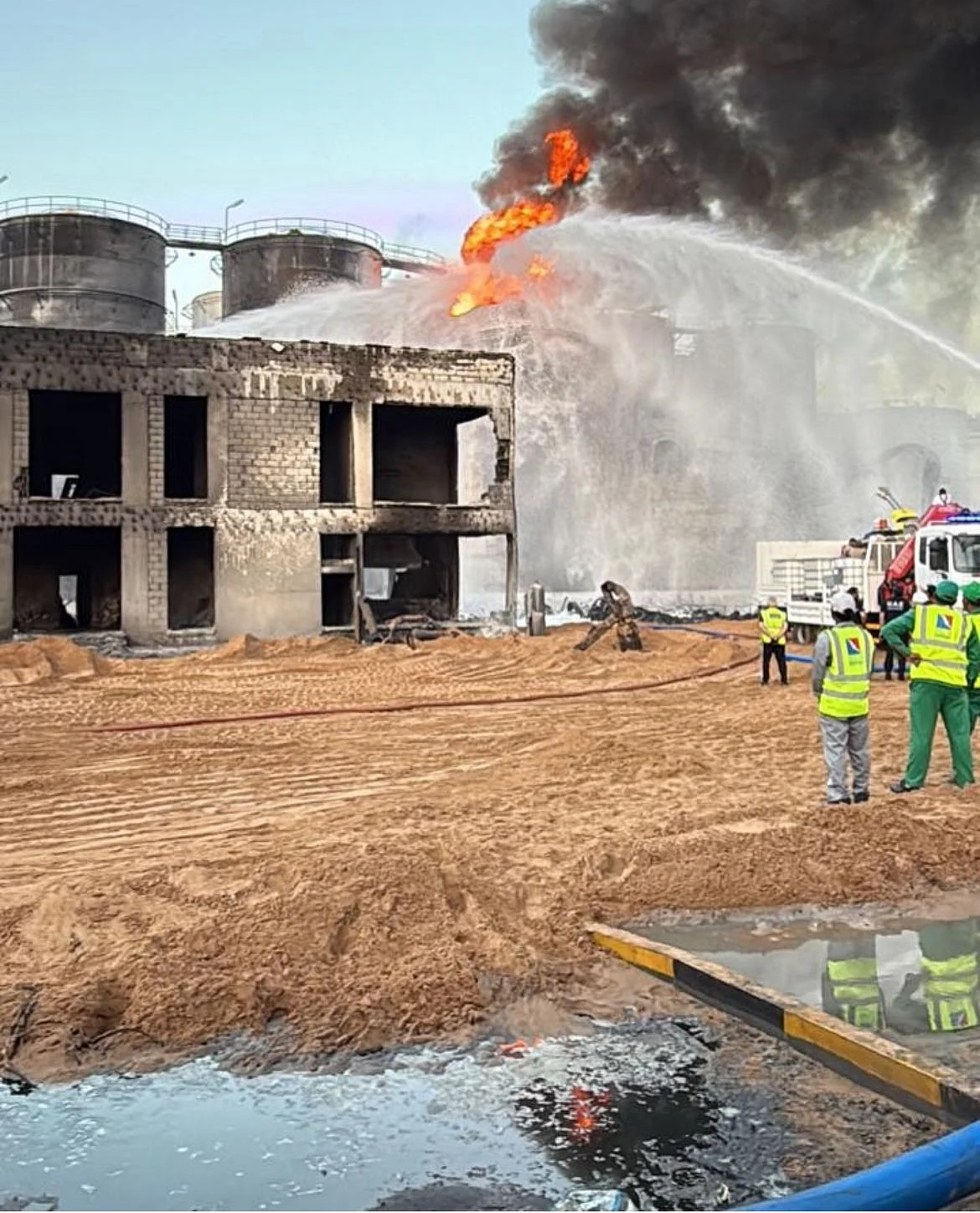 Sharjah: Firefighters put out massive fire that raged for nearly 24 ...