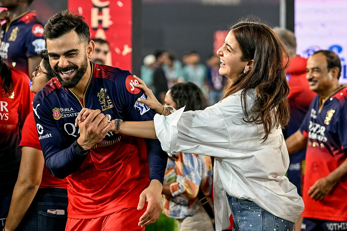 Look: Tearful Virat Kohli hugs Anushka Sharma after RCB's first IPL win in 18 years