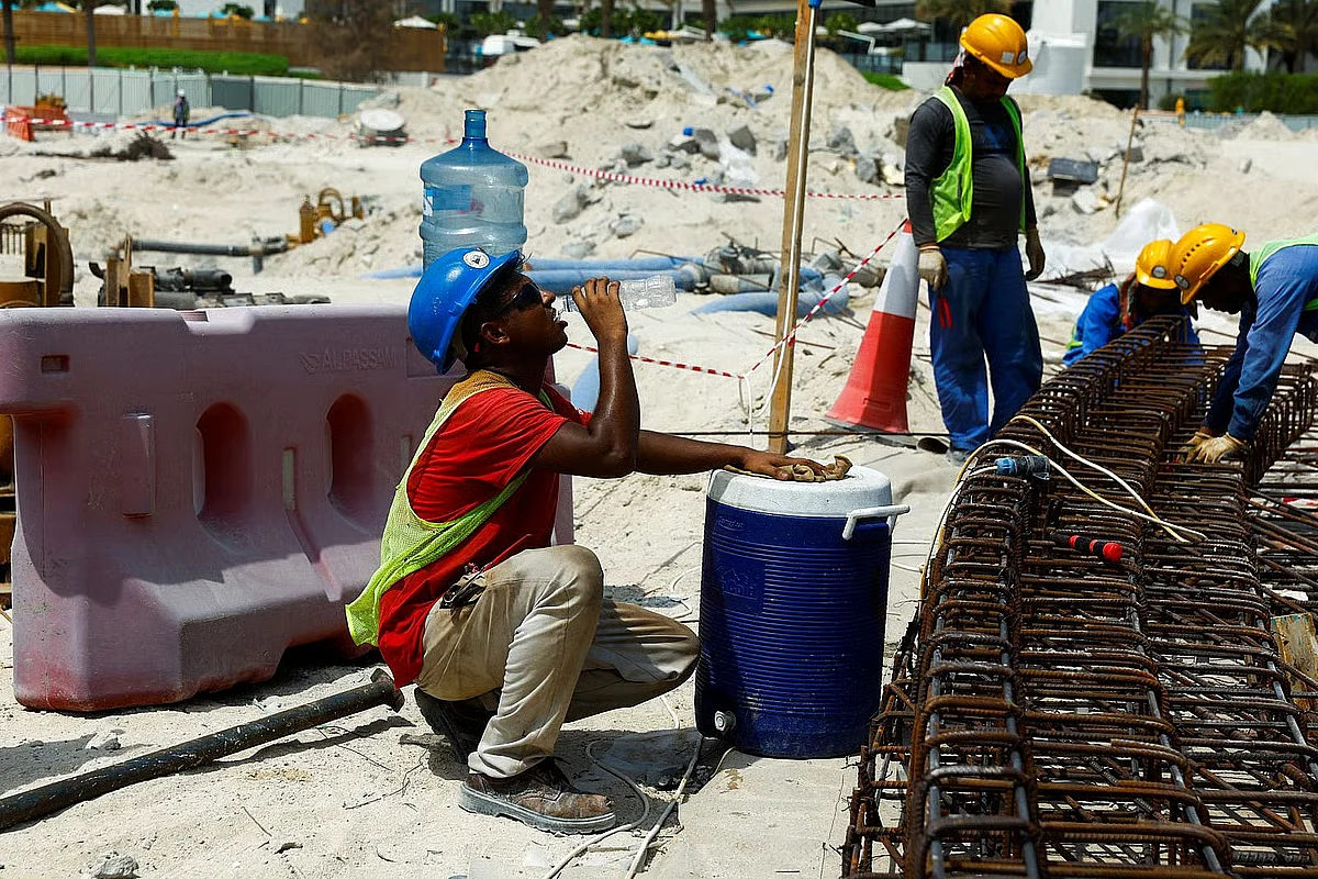 UAE midday break: Mohre inspects construction sites ahead of rule ...
