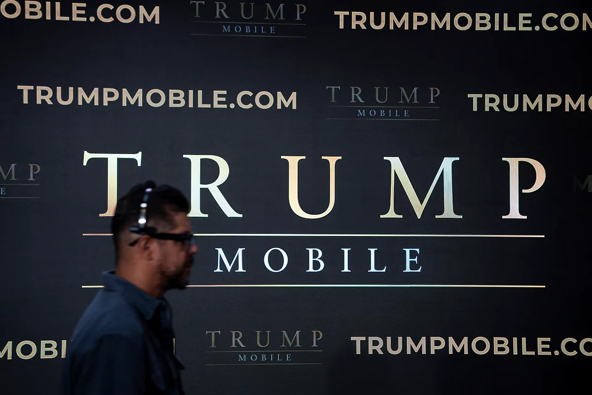 Trump Organization enters phone market with $499 Trump Mobile device ...