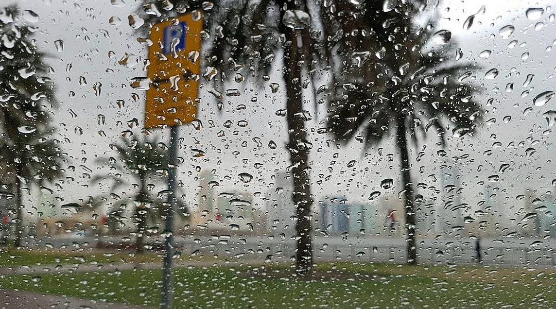 UAE weather: Red, yellow alerts issued for fog; rainfall likely in some ...