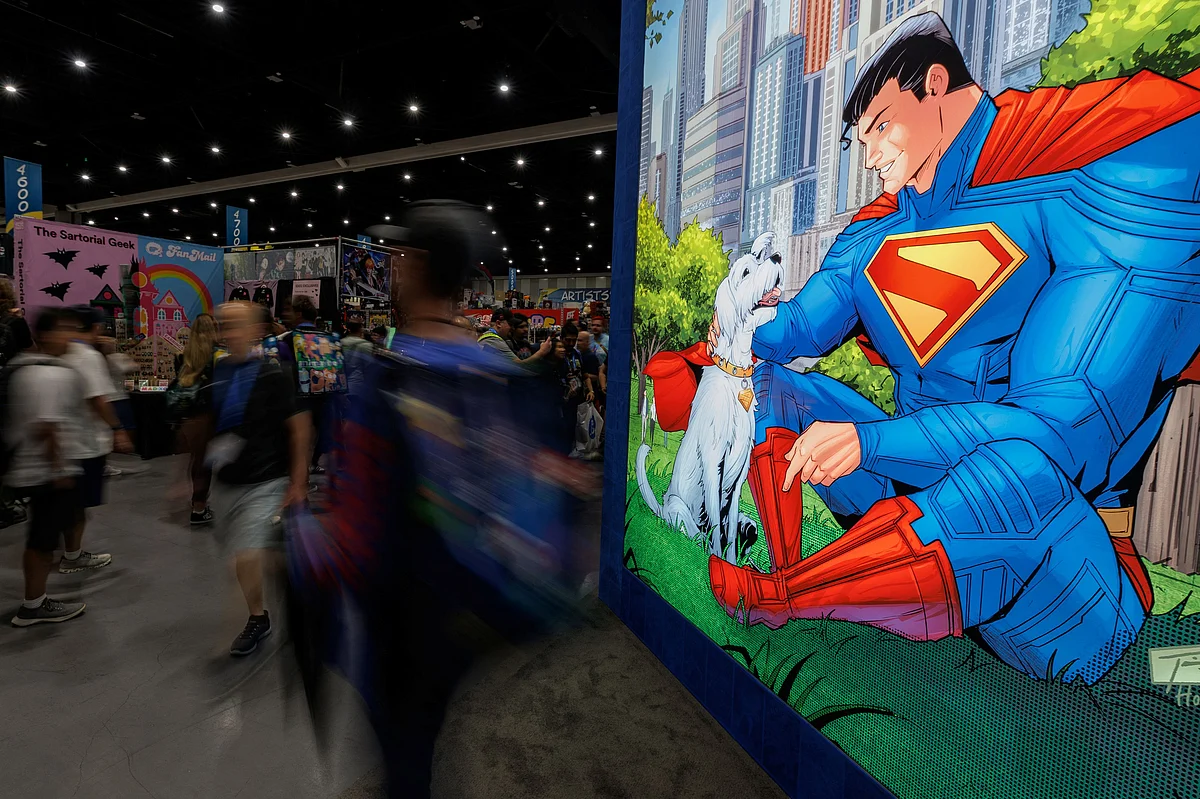 Superhero films ignite rivalry among Marvel and DC comic fans | Khaleej ...