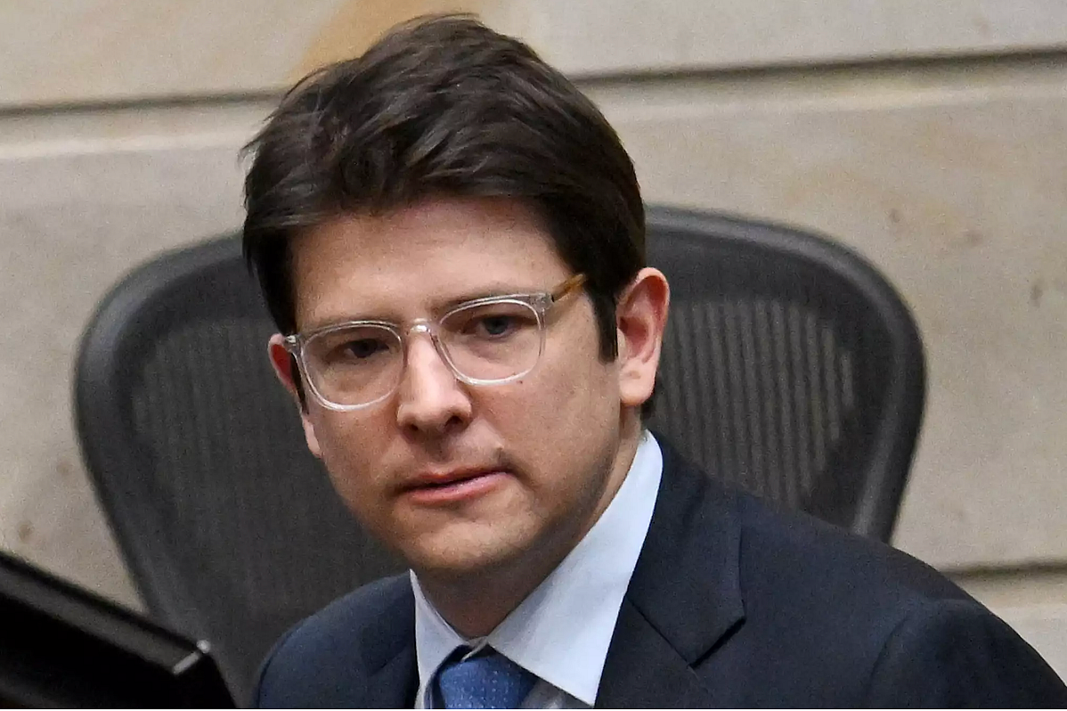 Colombia presidential hopeful Senator Uribe dies after being shot in ...