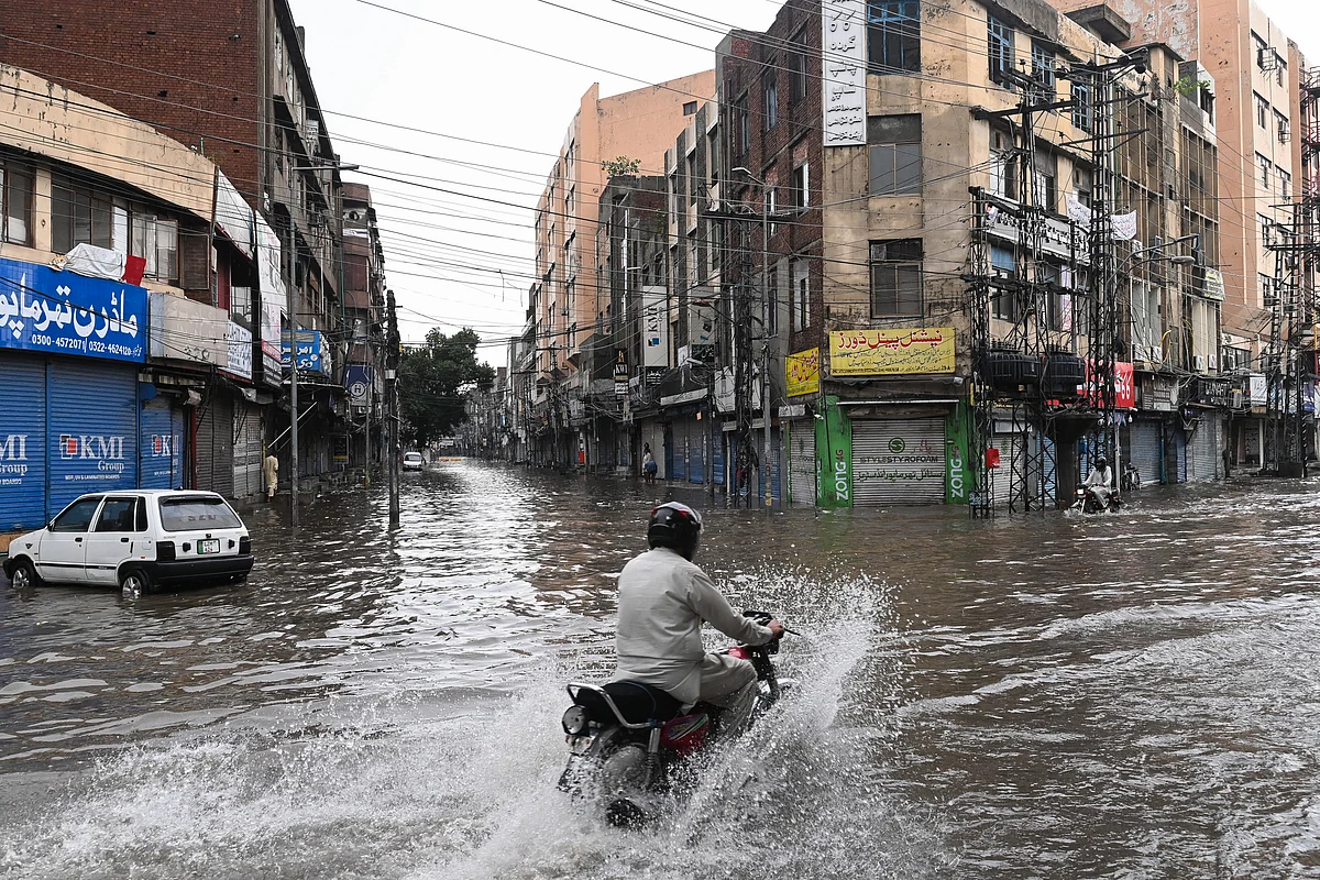 Pakistan: At least 30 killed due to landslides, flash floods, say ...