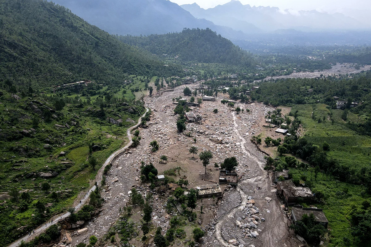 Pakistan: At least 23 killed in suspected military air raid on border ...