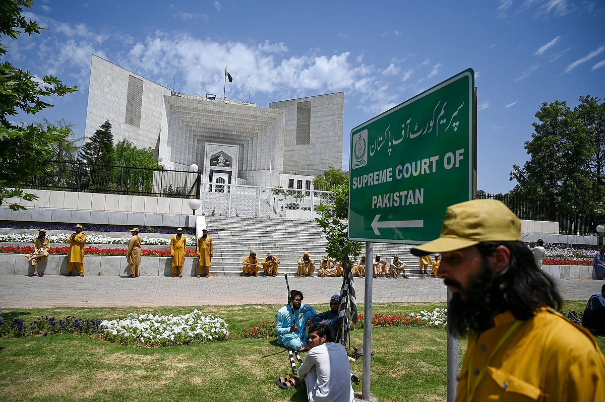 UAE: Pakistani expats can now directly contact Supreme Court for legal ...