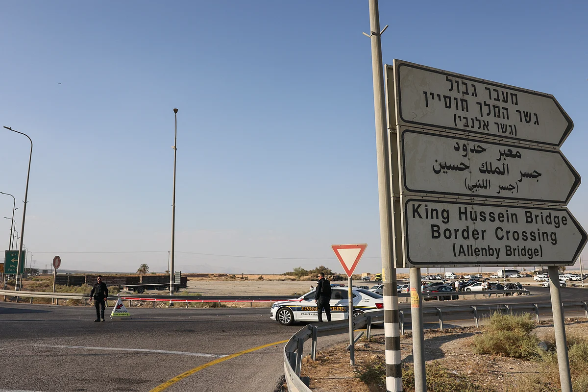 Israel shuts West Bank's only crossing with Jordan after deadly attack ...