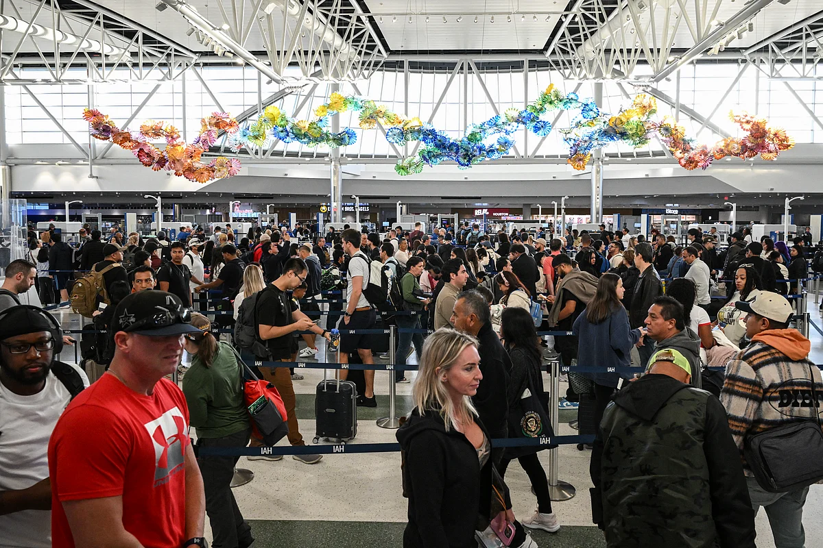 US air travel could 'slow to a trickle' as shutdown bites, says top ...