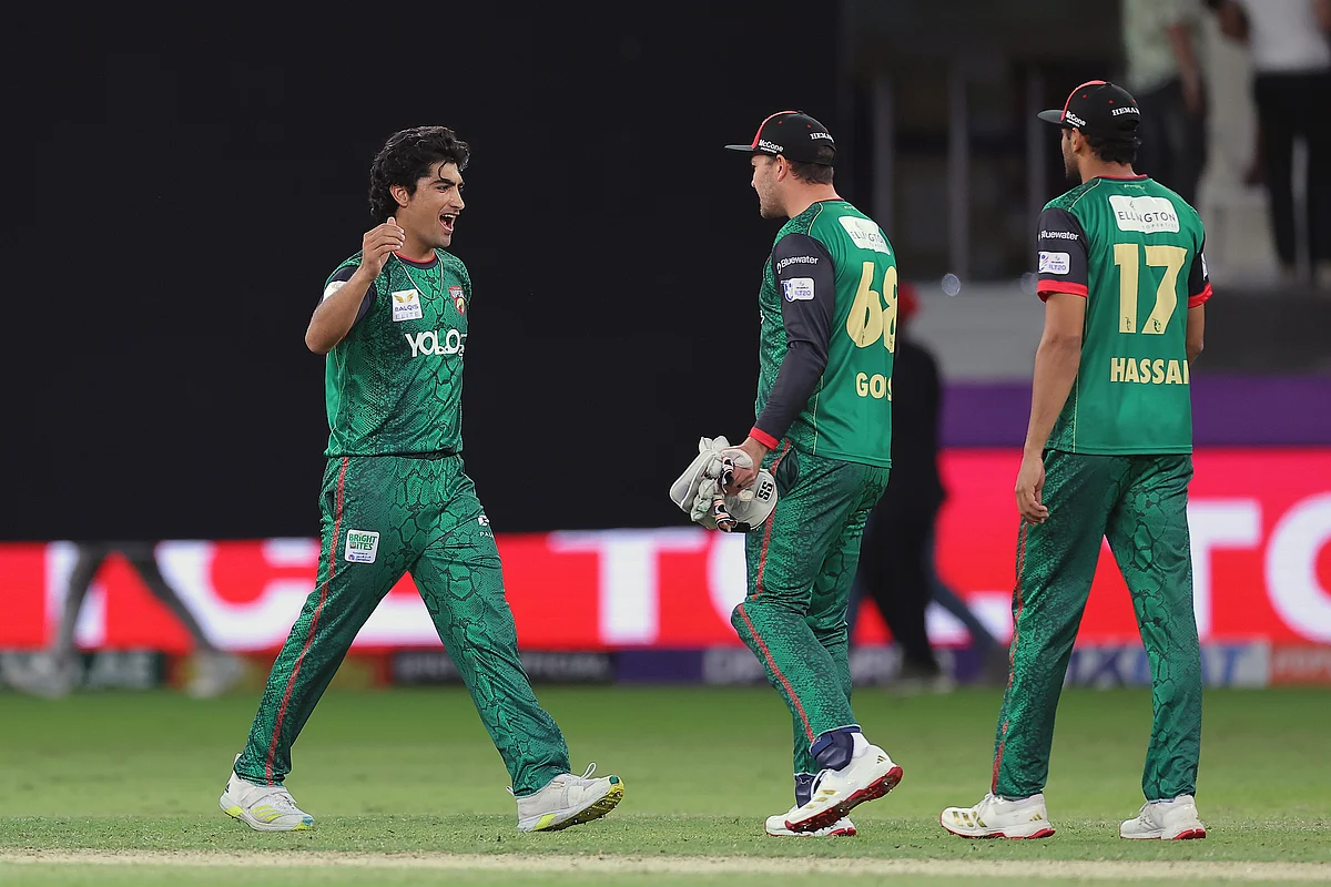 ILT20: Pakistan star Naseem Shah rises to Super Over challenge for ...