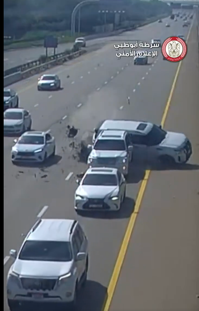 UAE: Distracted drivers fail to notice traffic, plough into cars ...