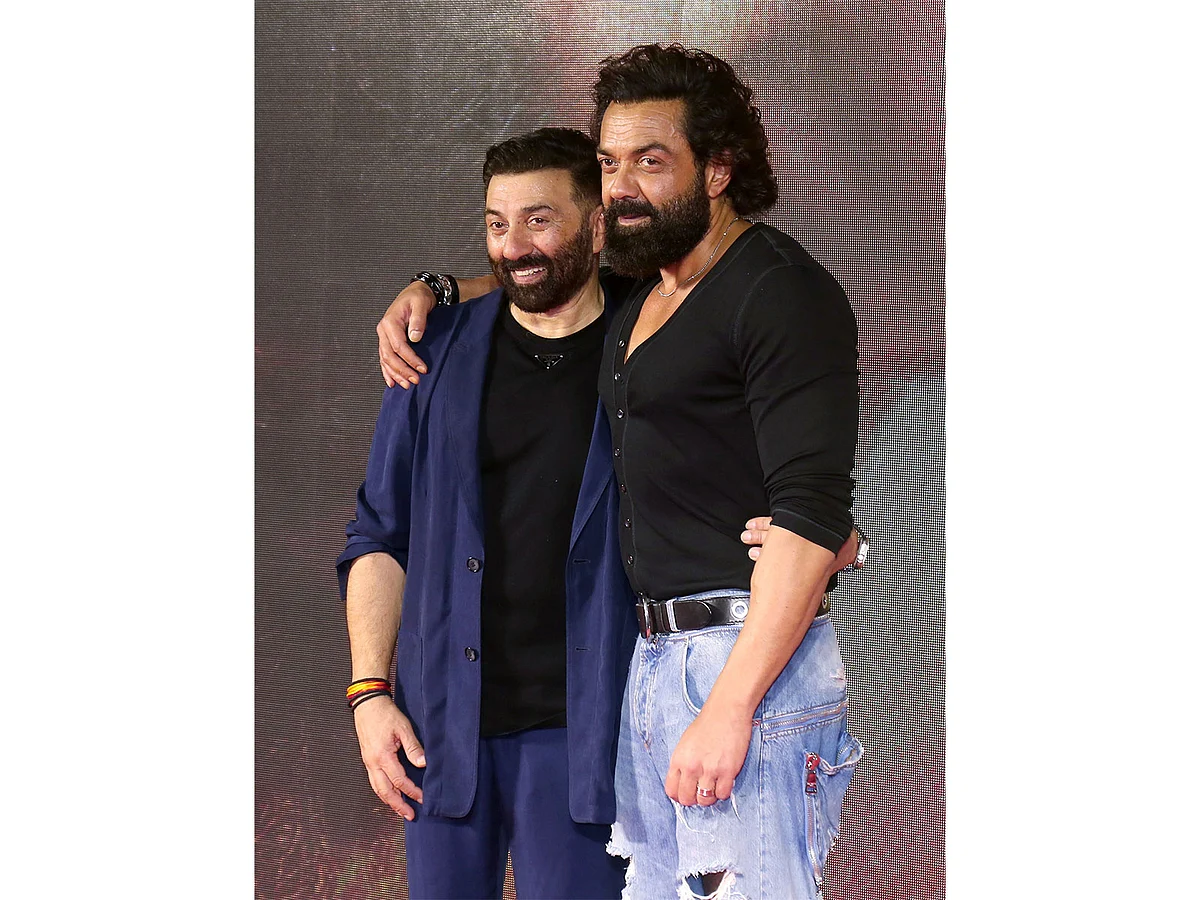 Sunny Deol sends warm wishes to "little brother" and "Lord" Bobby Deol ...