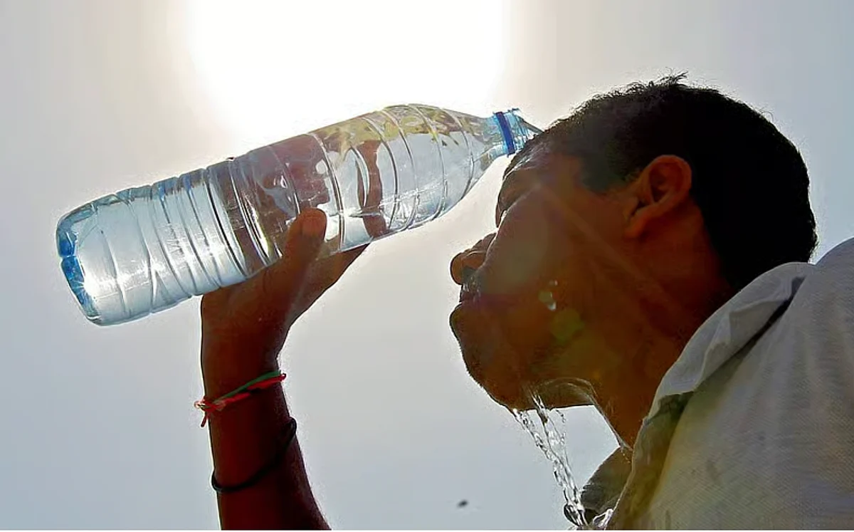 UAE weather: Summer heat arrives early, warmer season expected this ...