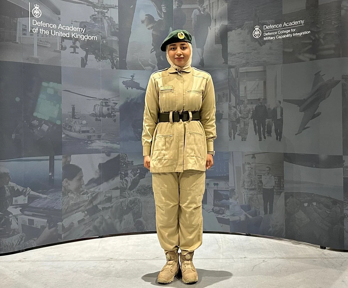 Dubai: First UAE female officer earns Master's Degree from UK's Defence ...