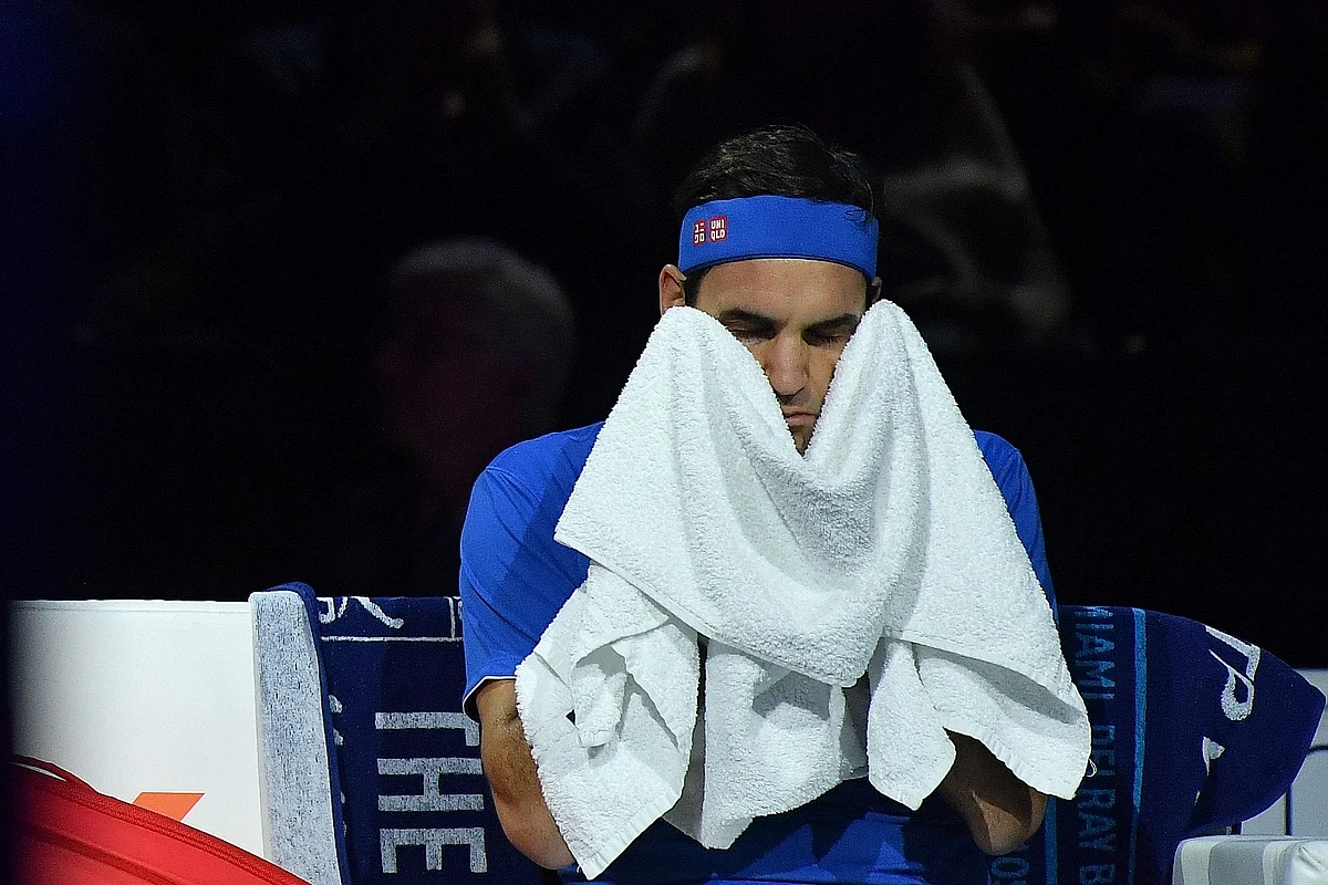 Federer forgives ballboy bungle after ATP Finals defeat | Khaleej Times