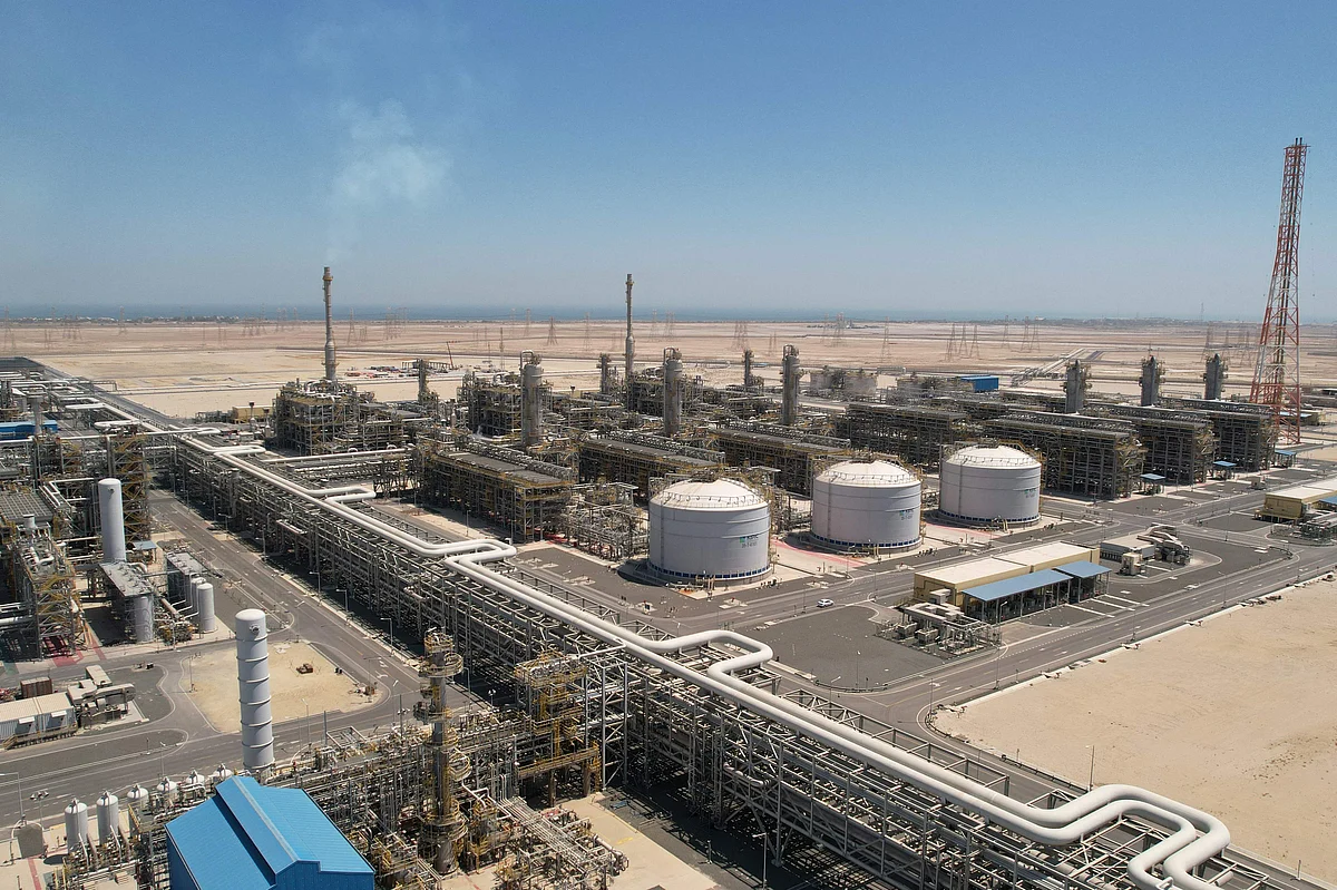 Fire in refinery brought under control in Kuwait | Khaleej Times