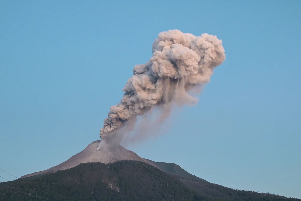 Philippines cancels 29 domestic flights due to volcano eruption