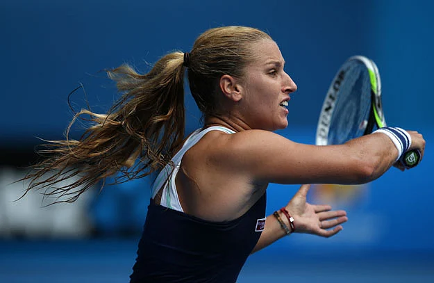 Dominika Cibulkova shocks Maria Sharapova at Australian Open