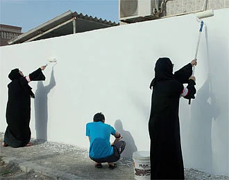 Takatof volunteers renovating houses as part of Ramadan programme ...