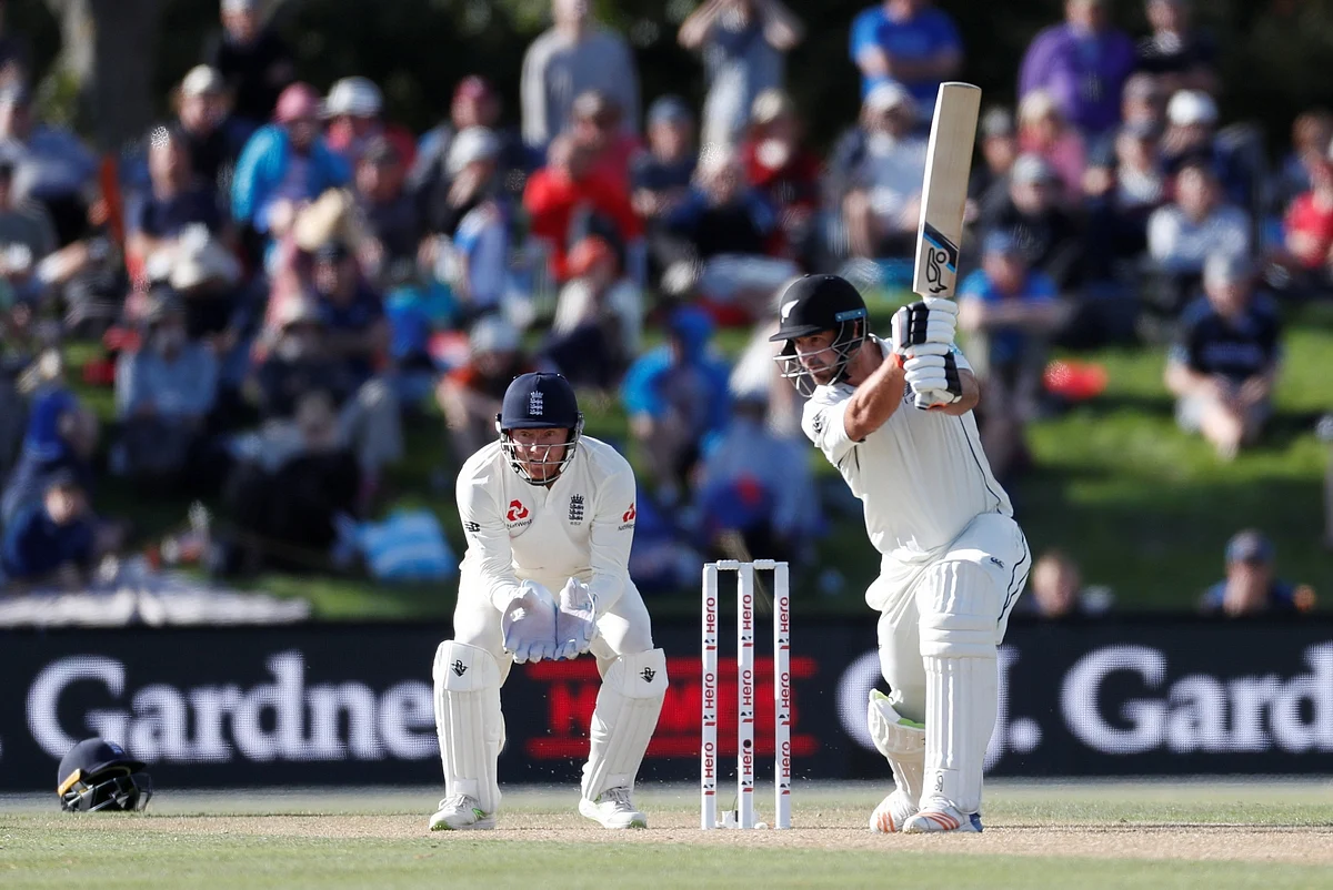 Watling and Colin fight for N Zealand