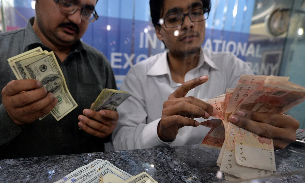 Pakistan rupee in apparent devaluation | Khaleej Times