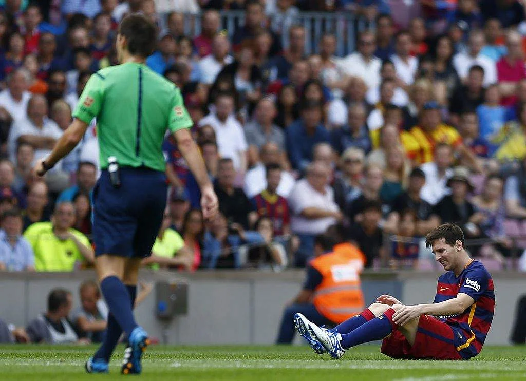 Messi out at least 8 weeks with knee ligament damage | Khaleej Times
