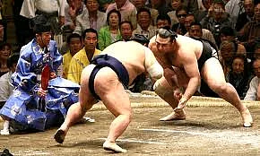 Japan’s sumo wrestlers grapple with tradition | Khaleej Times