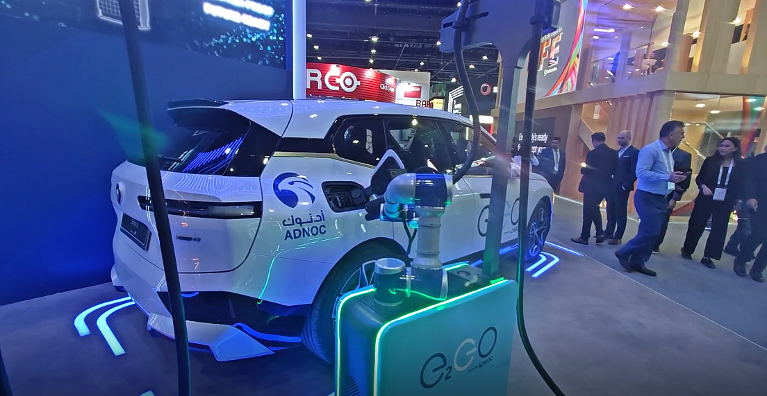 Driving an EV in UAE? Watch how robot charger can power up your car in ...