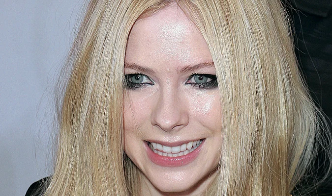 Avril Lavigne to write Christmas album