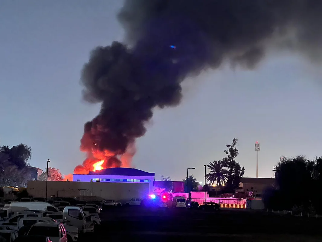Watch: Massive fire breaks out at Al Quoz industrial area warehouse ...